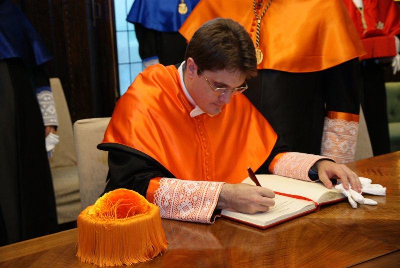 Excmo. Sr. Dr. José María Merigó Lindahl - Real Academia Europea de ...